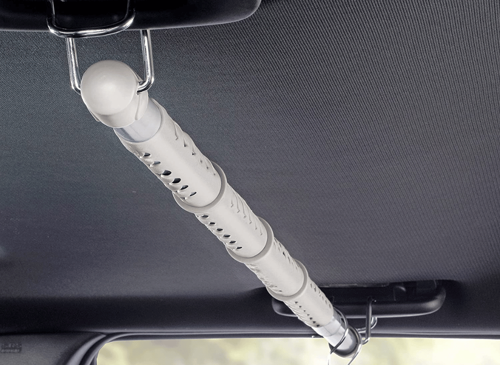 A Car Clothes Bar: How to Keep Your Clothes Neat and Tidy on the Go