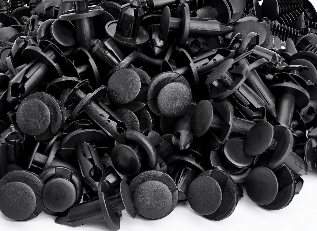 Car Clips To Fasten Body And Bumper Panels