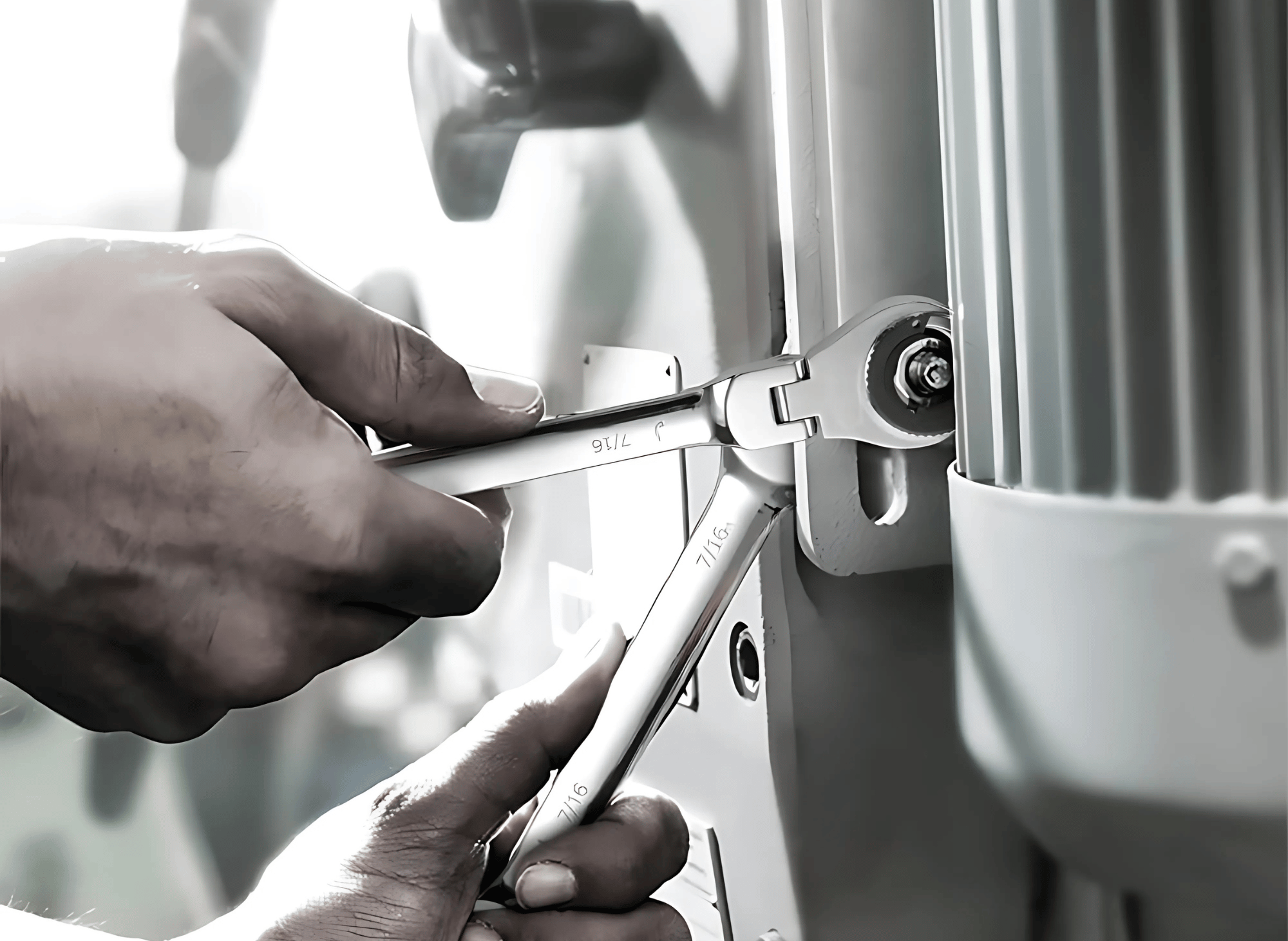 A Versatile Open-End Ratchet Wrench For Tight Spots