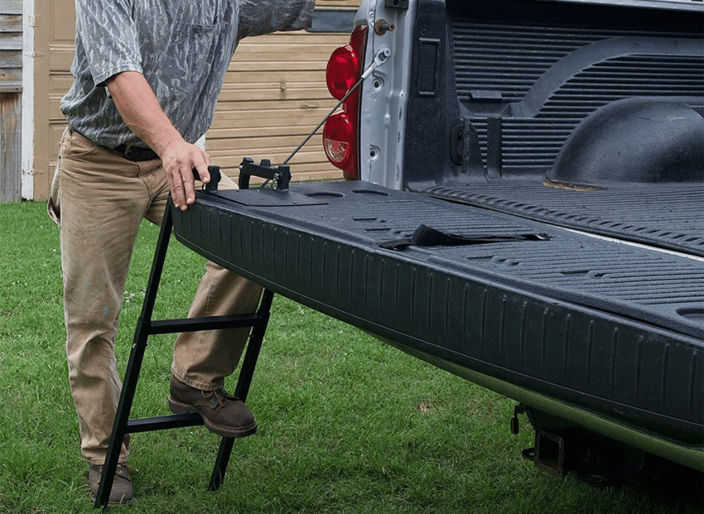 Choosing the Right Tailgate Ladder to Load Your Cargo
