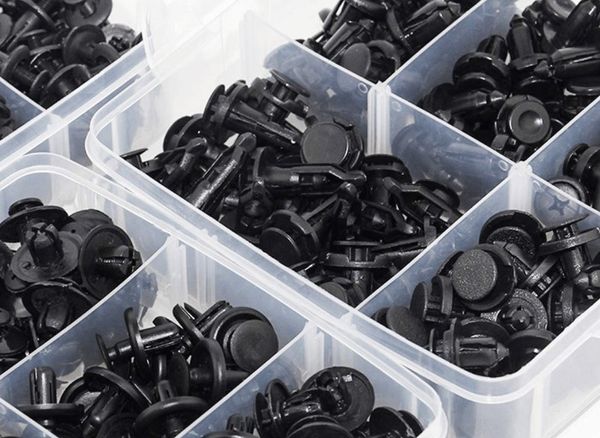 Car Clips To Fasten Body And Bumper Panels