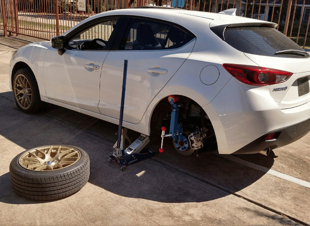 Enhance Your Vehicle Look With A Fender Roller Tool